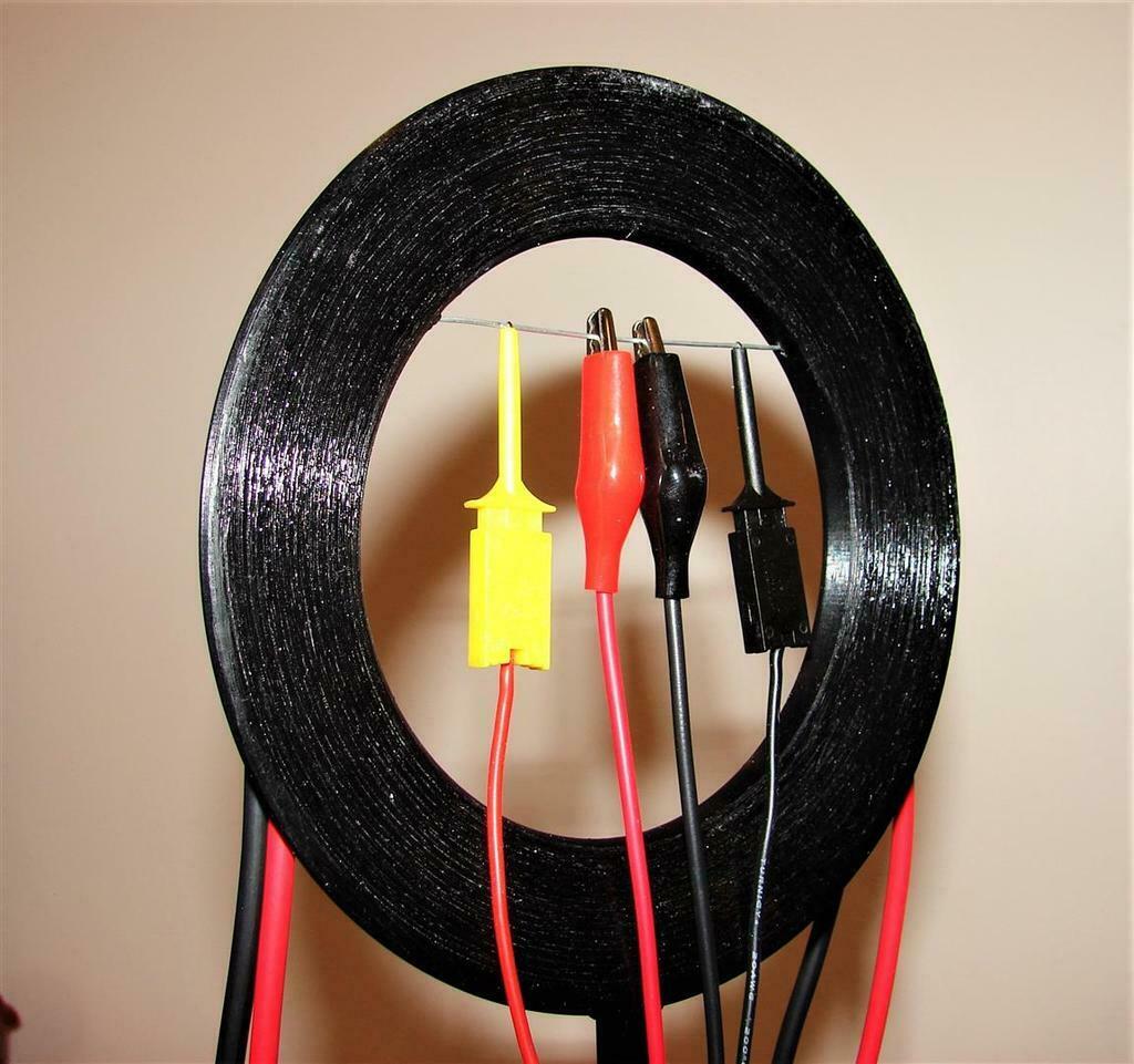 Free 3D file Desk-Use Stand & Upright Lead Holder for FLUKE 189 & 87-IV ...