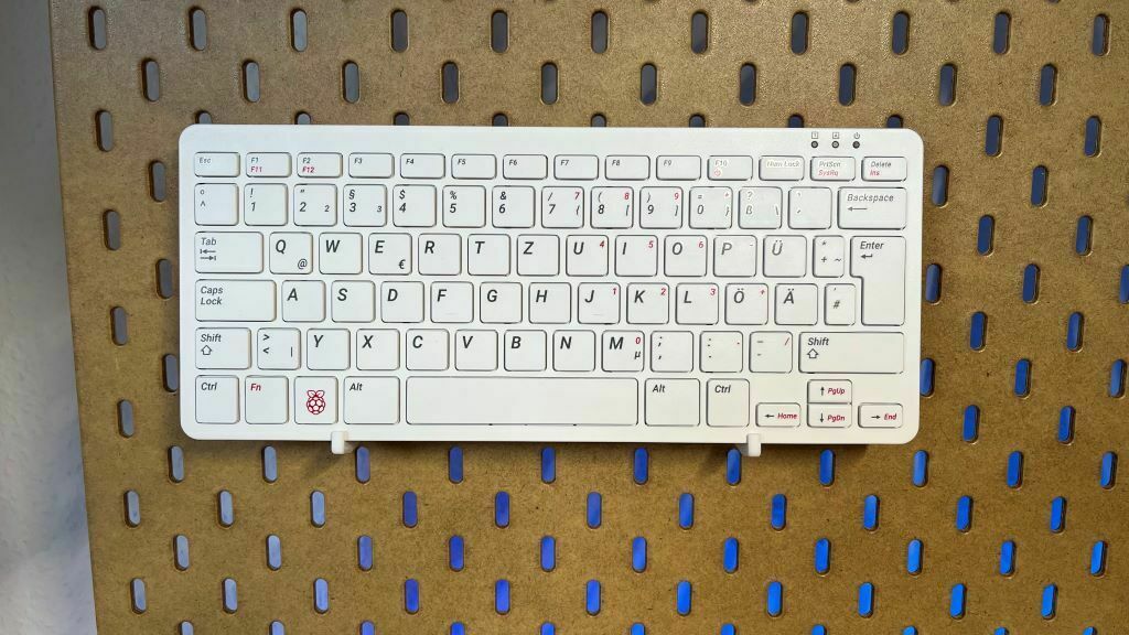 Free 3D file Skadis Mount for Raspberry Pi 400・Object to download and ...