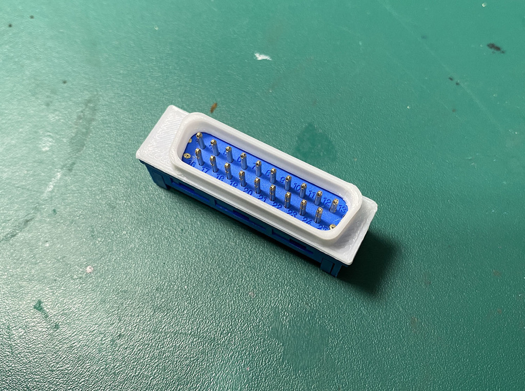 Archivo 3D gratis Conector para conversión de DB25 a DB19・Modelo ...