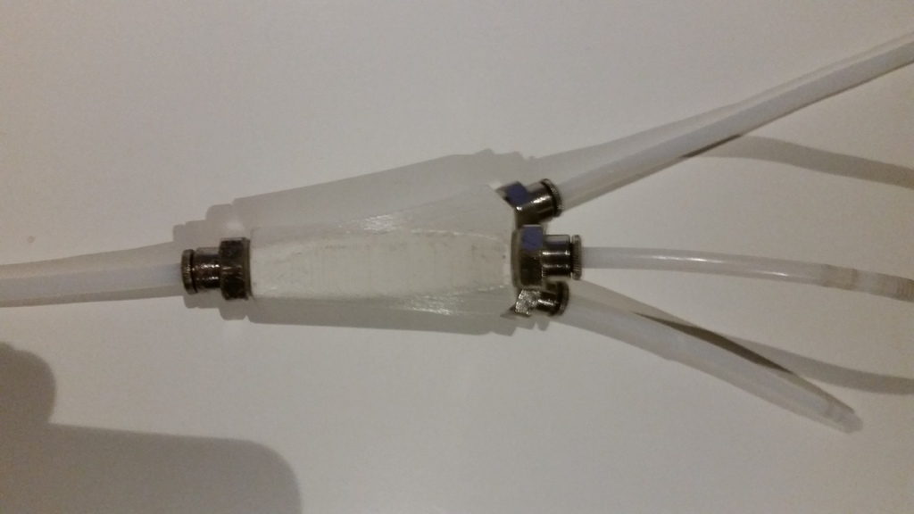 Free 3D file Triple filament splitter・3D printer model to download・Cults