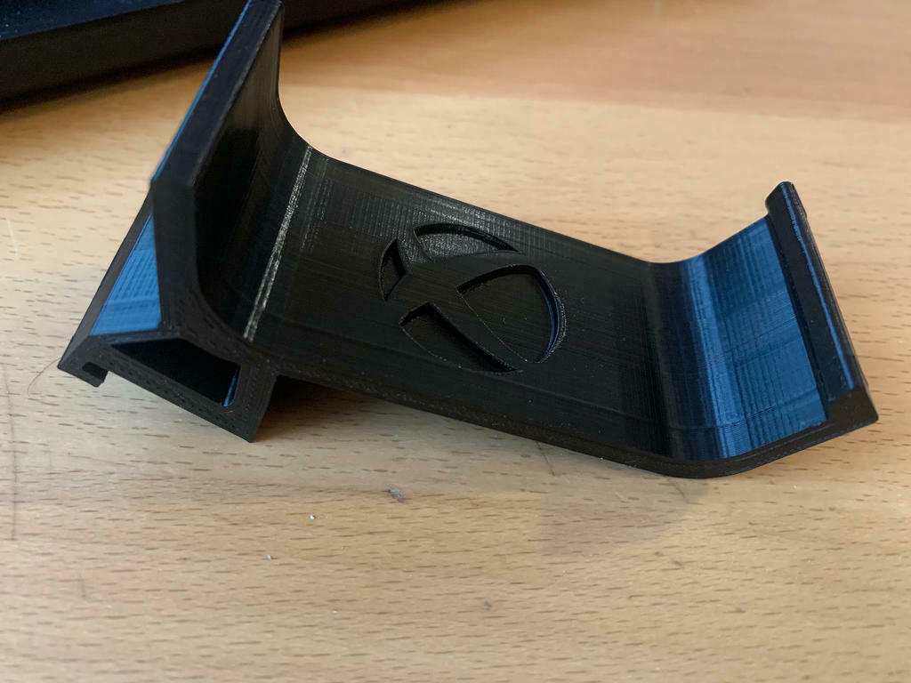 Free STL file XBox Controller Holder for NR200・Object to download and ...