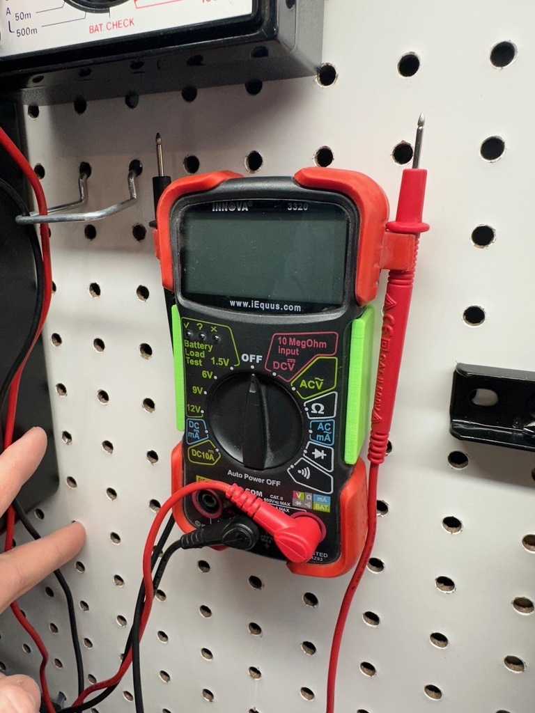 Free 3D file INNOVA 3320 Digital Multimeter Pegboard Mount 📦・3D print ...