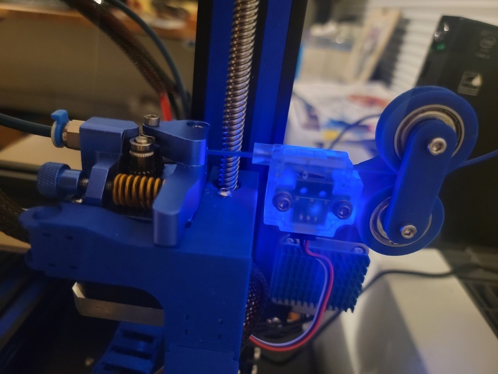 Free 3D file EZOut v2 Filament Sensor Mount Dual Wheel for Ender 3/Pro/V2 w/ Dual Gear Extruder ...