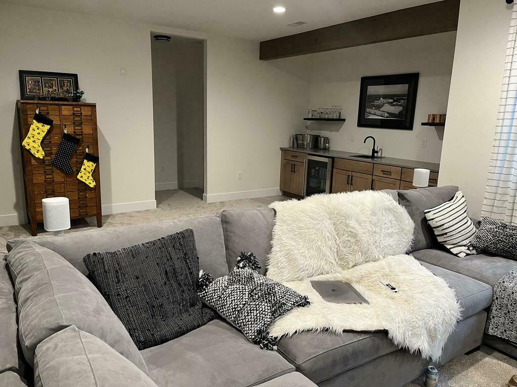 Free 3D file Sanus Sonos One Riser Block and Mounting Screw 🔌・Template to download and 3D print ...