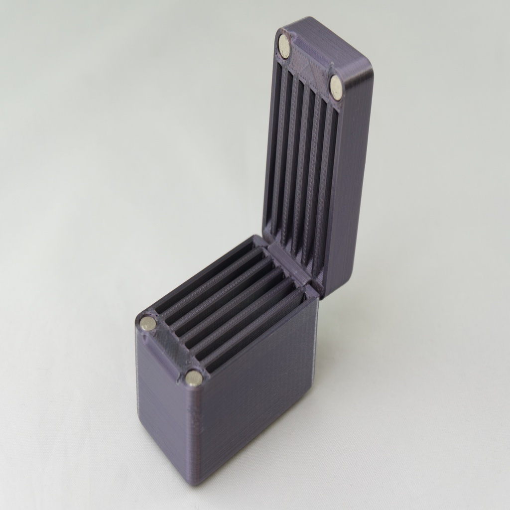 Free 3D file Magnetic SD Card Case Vert 🧲・3D print design to download・Cults