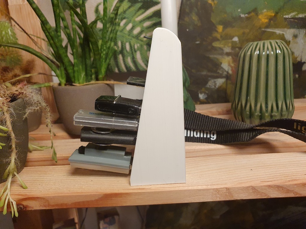 Free 3D file card holder・3D print model to download・Cults