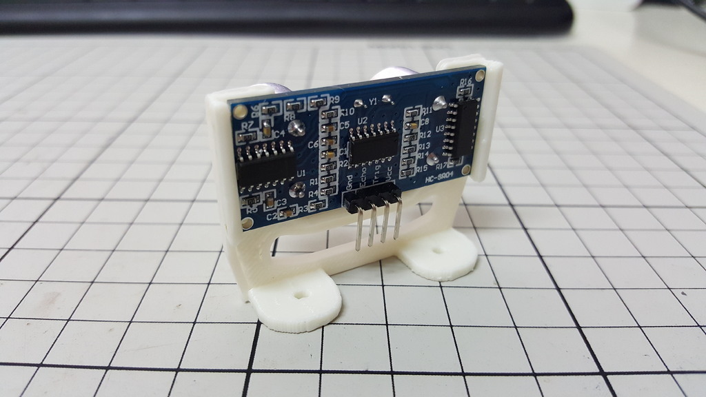 Free 3D file Simple HC-SR04 Mount・3D print design to download・Cults
