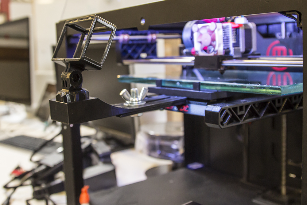 Free 3D file Makerbot Rep2 GoPro Adjustable Build Plate Mount 📷・3D ...