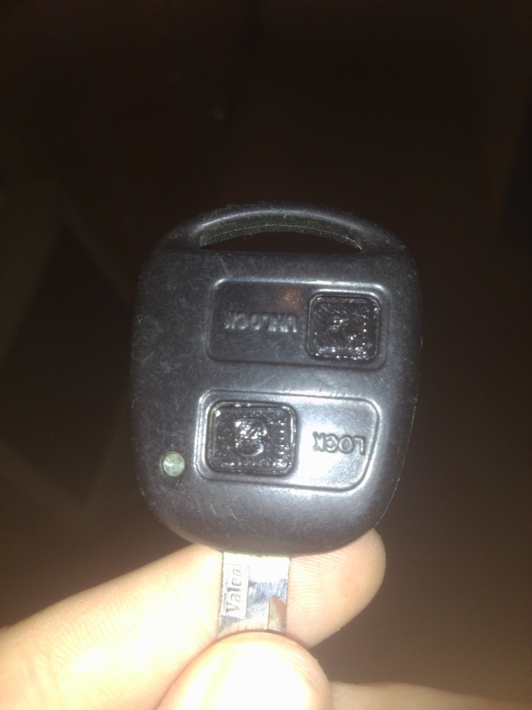 Archivo 3D gratuito Botones del mando a distancia del Toyota Avensis ...