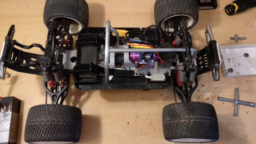 Free 3D file Thunder Tiger MTA-4/ Team associated Monster GT brushless ...