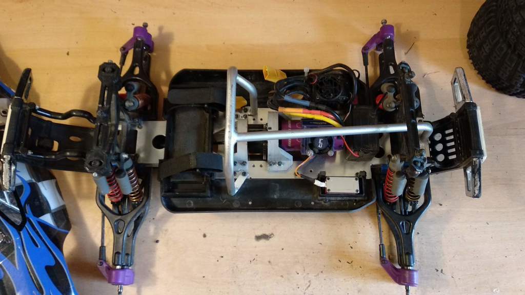 Free 3D file Thunder Tiger MTA-4/ Team associated Monster GT brushless ...