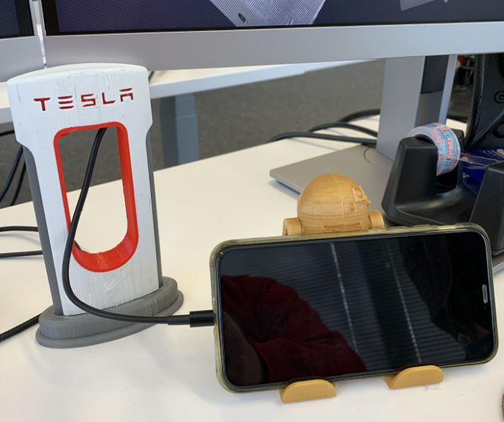 Free 3D file Tesla SuperCharger Phone Charger - Stand for big USB ...