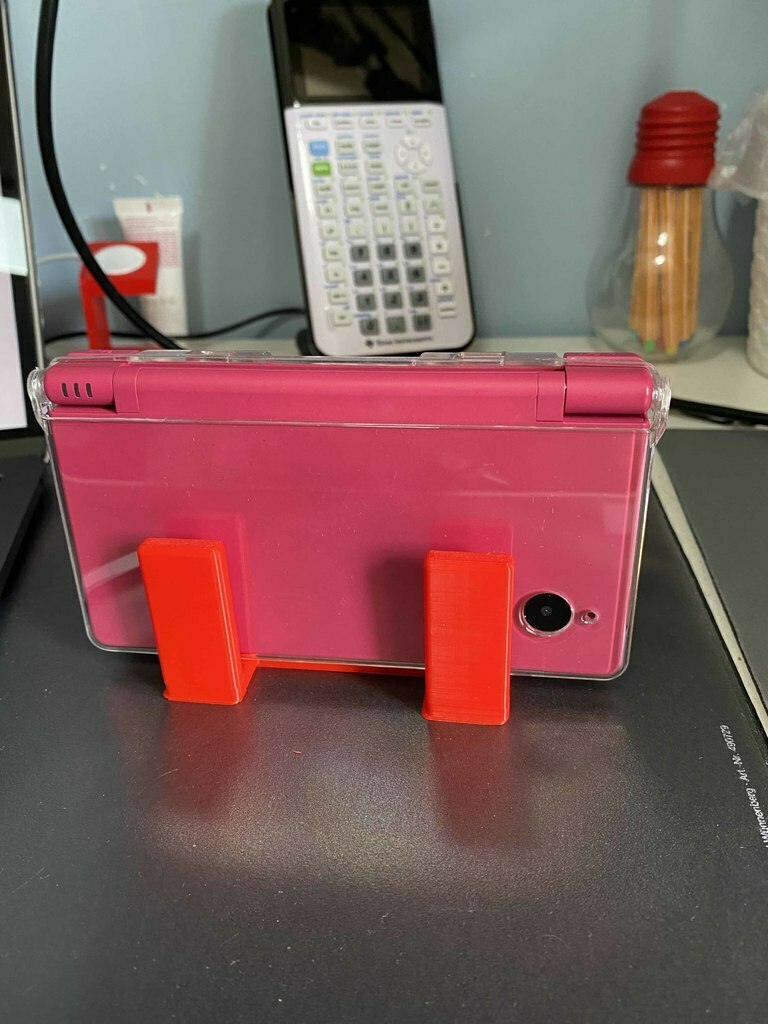 Free 3D file nintendo DS/DSi stand・3D printable design to download・Cults