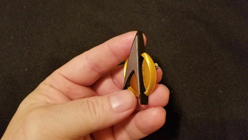 Free 3D file Star Trek TNG Communicator Badge・3D printing idea to ...