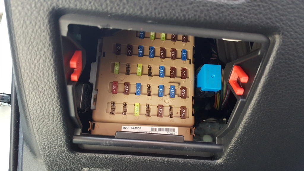 Free 3D file Subaru fuse cover clips・3D printable design to download・Cults