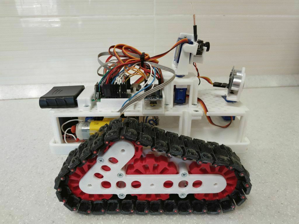 Free 3D file Self-propelled remote-controlled crawler platform with ...