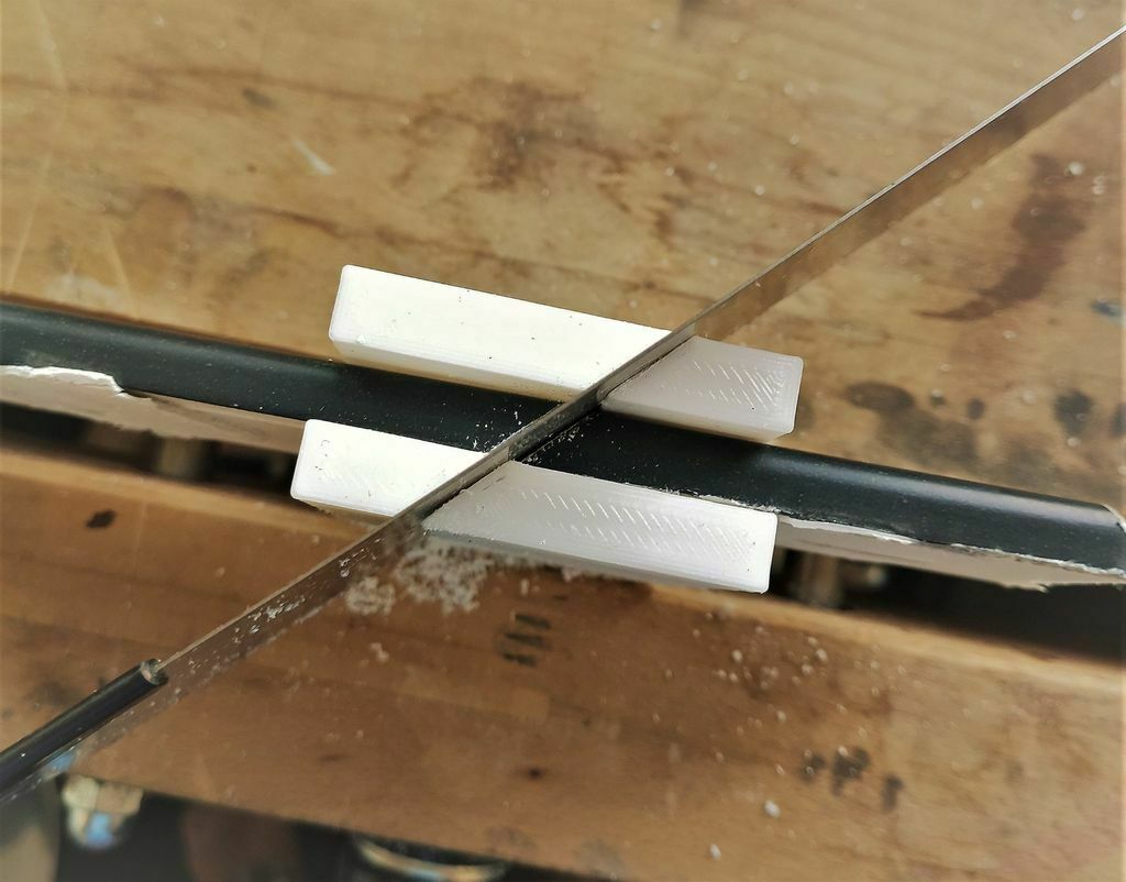 Free 3D file Baseboard cutting guide・Model to download and 3D print・Cults