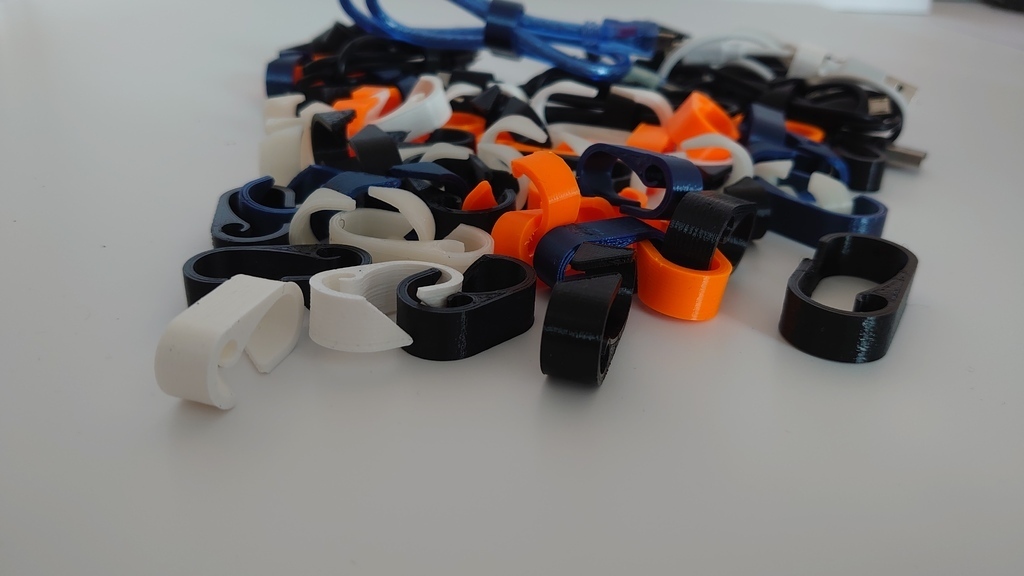 Free STL file Cable Clip・Model to download and 3D print・Cults