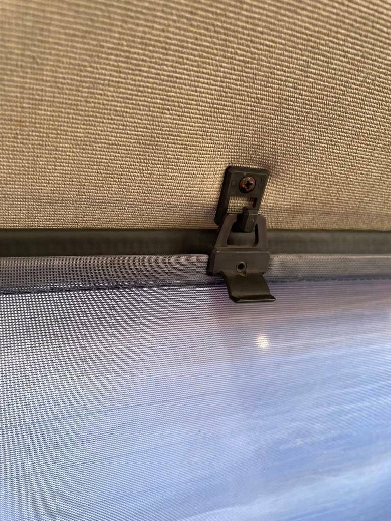 Free STL file Bmw E30\E28 - rear sun shade roof hook (OEM: 82 12 9 413 ...