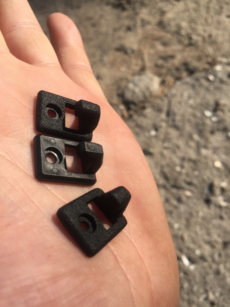 Free STL file Bmw E30\E28 - rear sun shade roof hook (OEM: 82 12 9 413 ...