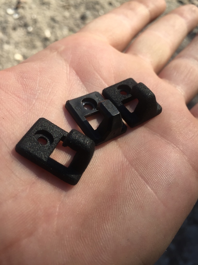 Free STL file Bmw E30\E28 - rear sun shade roof hook (OEM: 82 12 9 413 ...