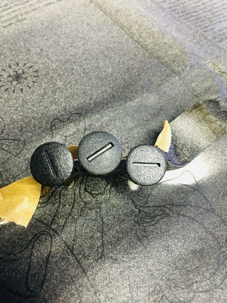 Free 3D file Bmw E30 - front seats side cover clip (OEM: 52 10 1 906 ...