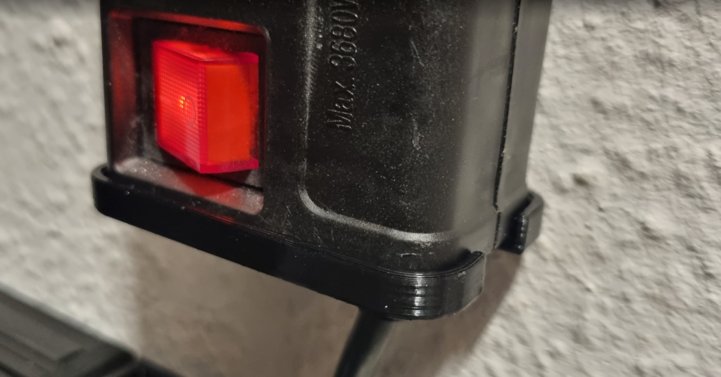 Archivo 3D gratis Wall mount for switch multi socket Intertek GNB(6 ...