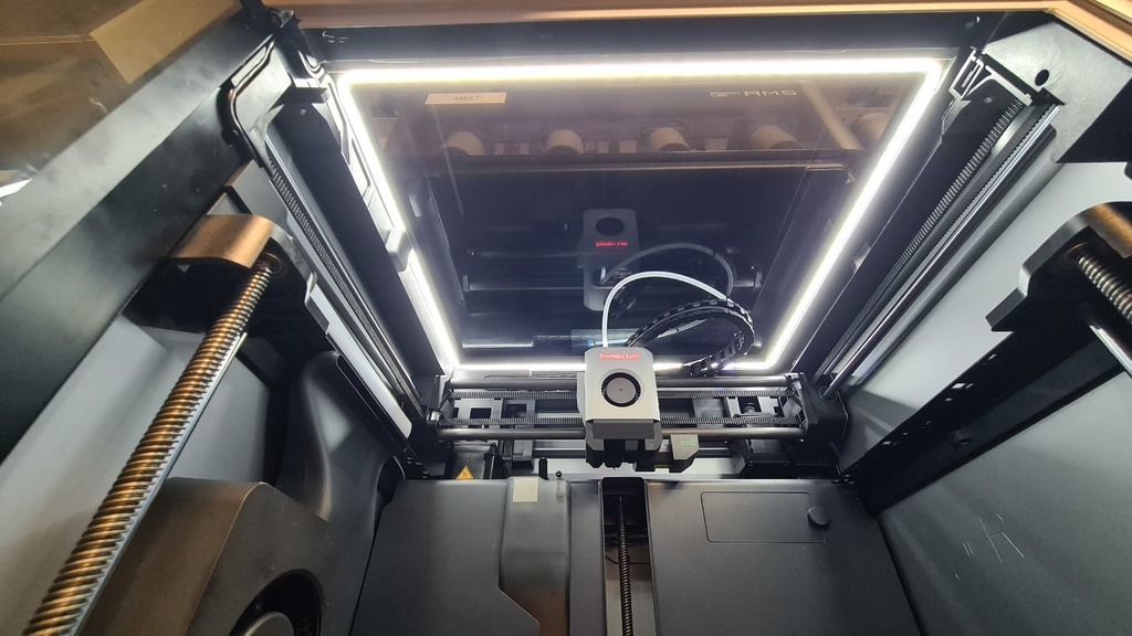 Free 3D file Bambu X1C Top Glass Riser remix for Neon-LED-Stripe 🔝 ...