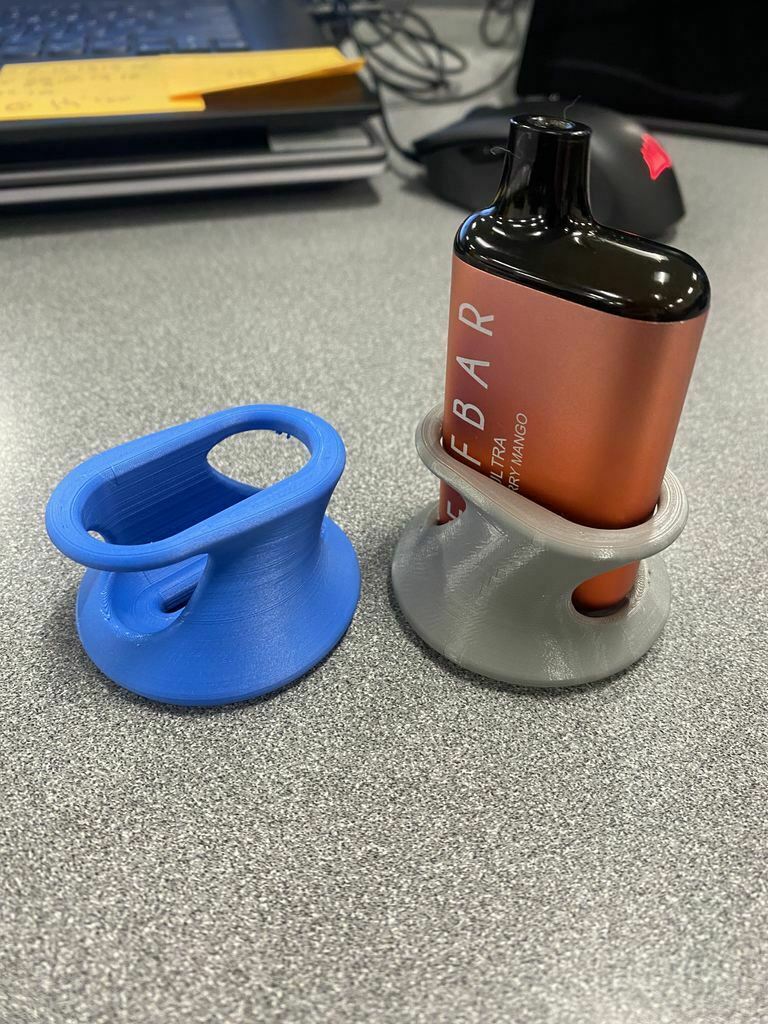 Fichier 3D gratuit Elfbar BC5000 Desktop Holder V2・Design à télécharger ...