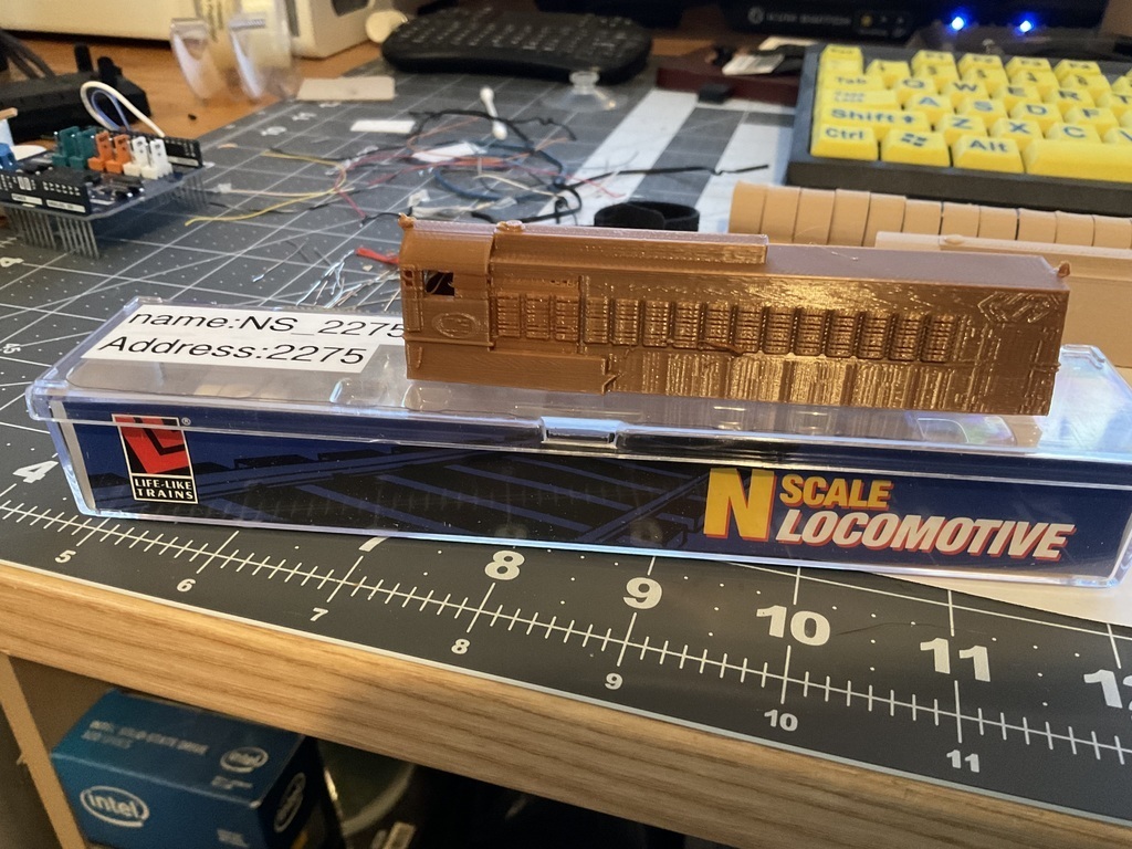 Archivo 3D gratis Locomotora NS2200 en escala N・Objeto imprimible en 3D ...