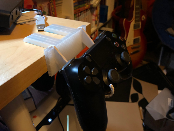 Fichier 3D gratuit Crochet de bureau pour manette PS4 pour bureau 26mm ...