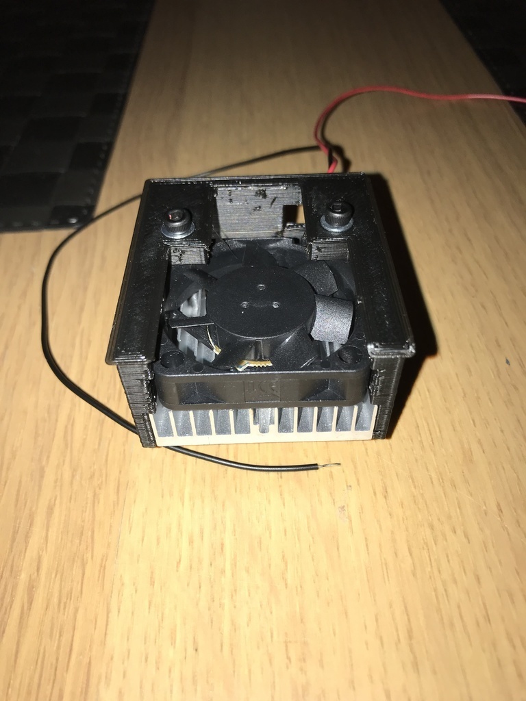 Free 3D file Stepper cooling and chain mount for X-axis cable chain・3D ...