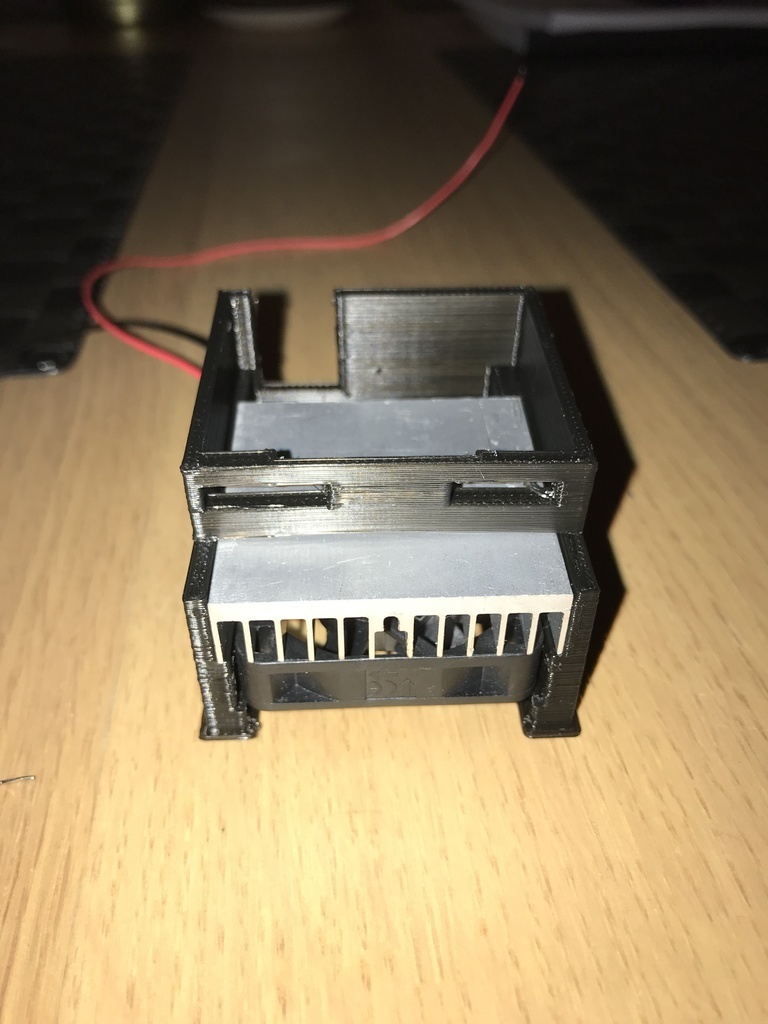 Free 3D file Stepper cooling and chain mount for X-axis cable chain・3D ...