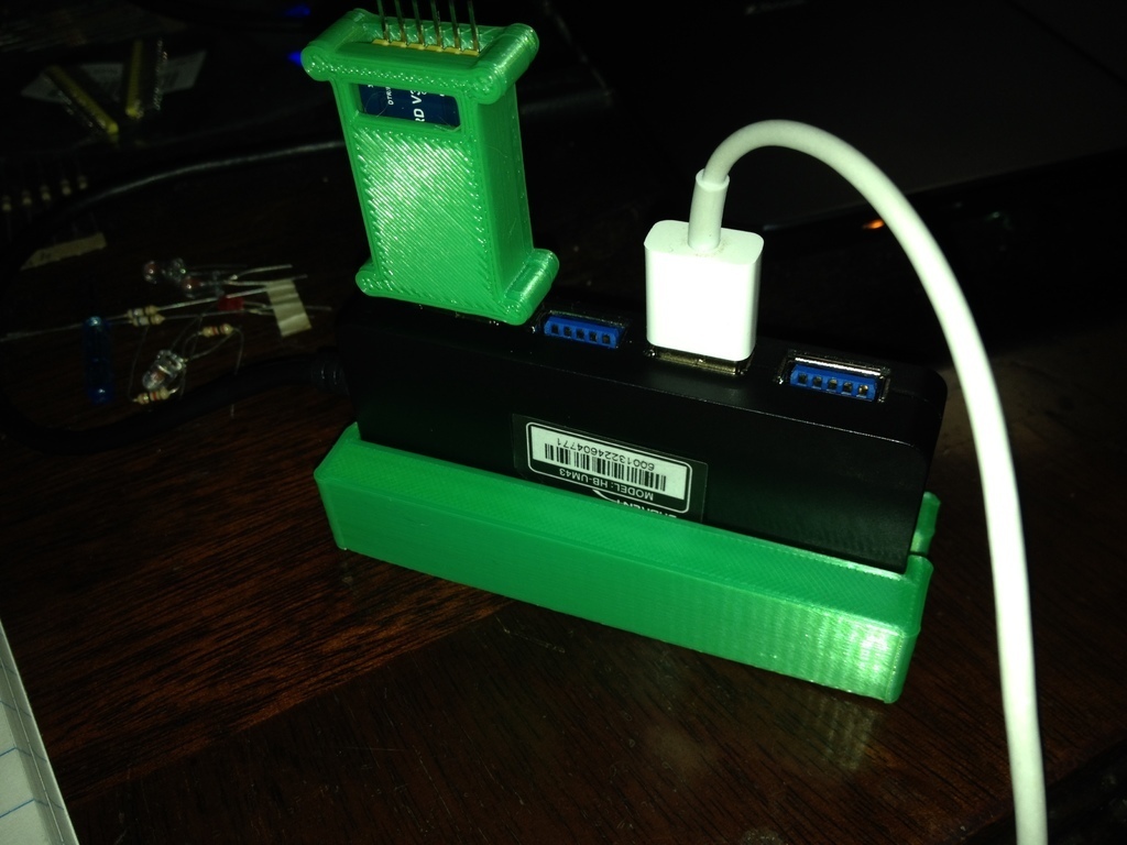 Free 3D file Sabrent 4-port USB Hub Vertical Stand・3D print design to ...