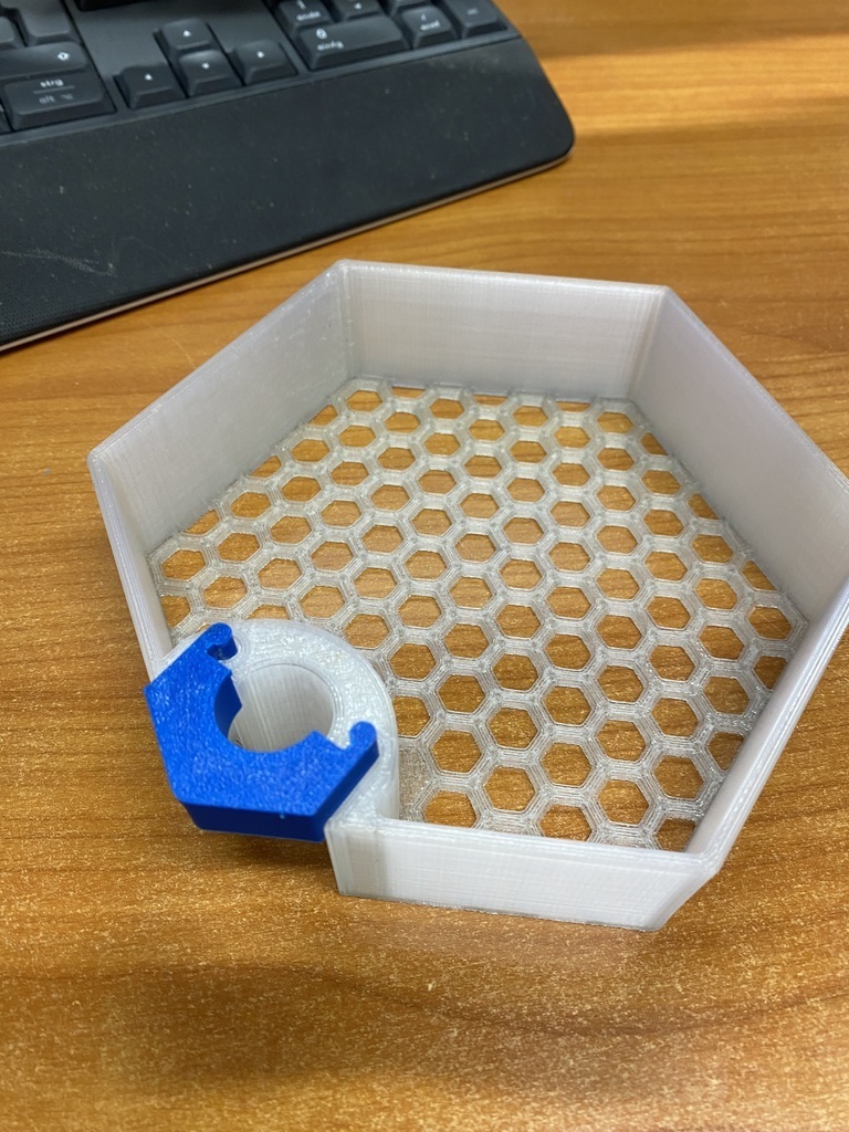 Free 3D file Shower Shelf - for 18 mm pole 🚿・3D printing idea to ...