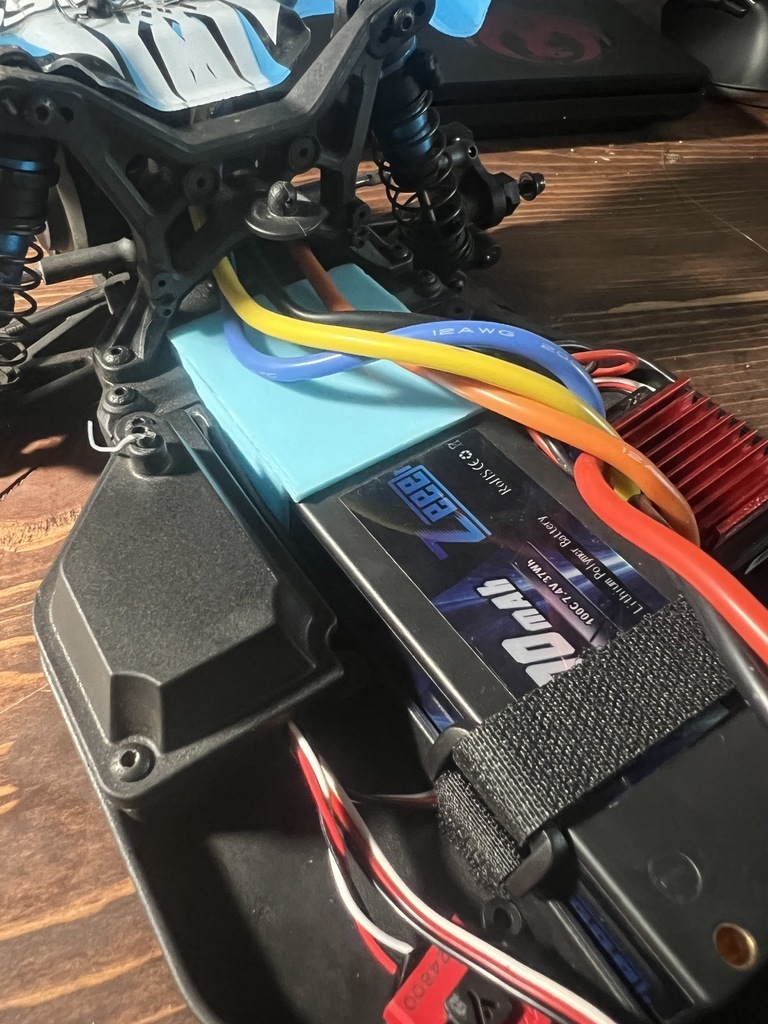 Free 3D file Team Associated RB10 buggy shorty battery spacer/hold down ...