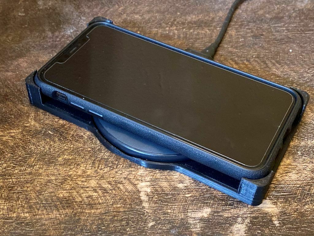 Free 3D file Phone Charging Cradle・3D print model to download・Cults