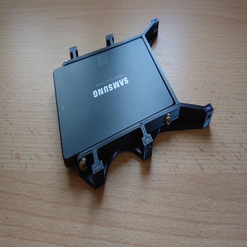 Free 3D file 2,5' to 3,5' HDD/SSD adapter・3D printable model to ...