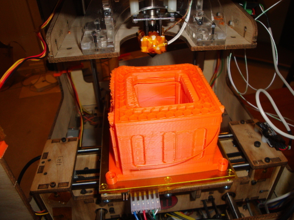Free 3D file Mac Mini Monitor Mount・Design to download and 3D print・Cults