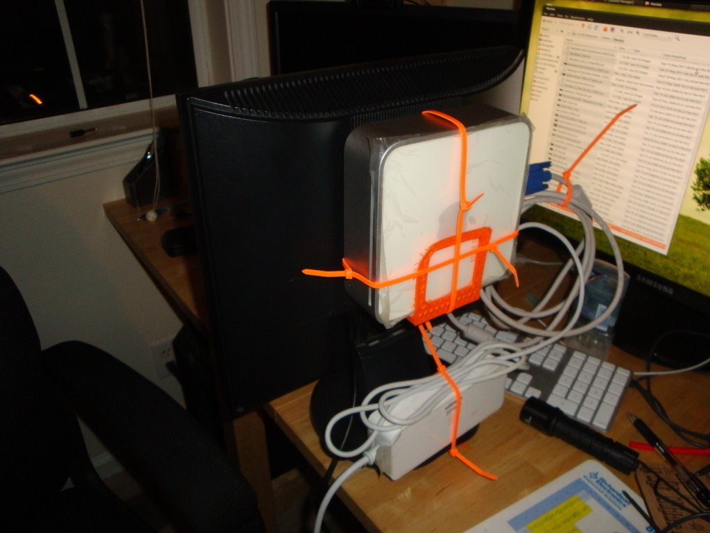 Free 3D file Mac Mini Monitor Mount・Design to download and 3D print・Cults