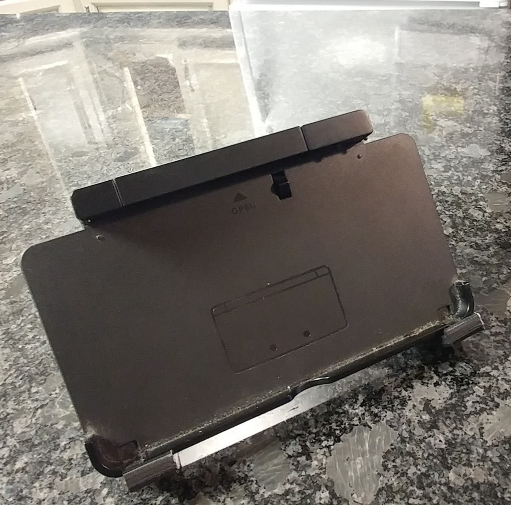 Free 3D file Display Stand - 3DS with Charging Cradle・3D printable ...