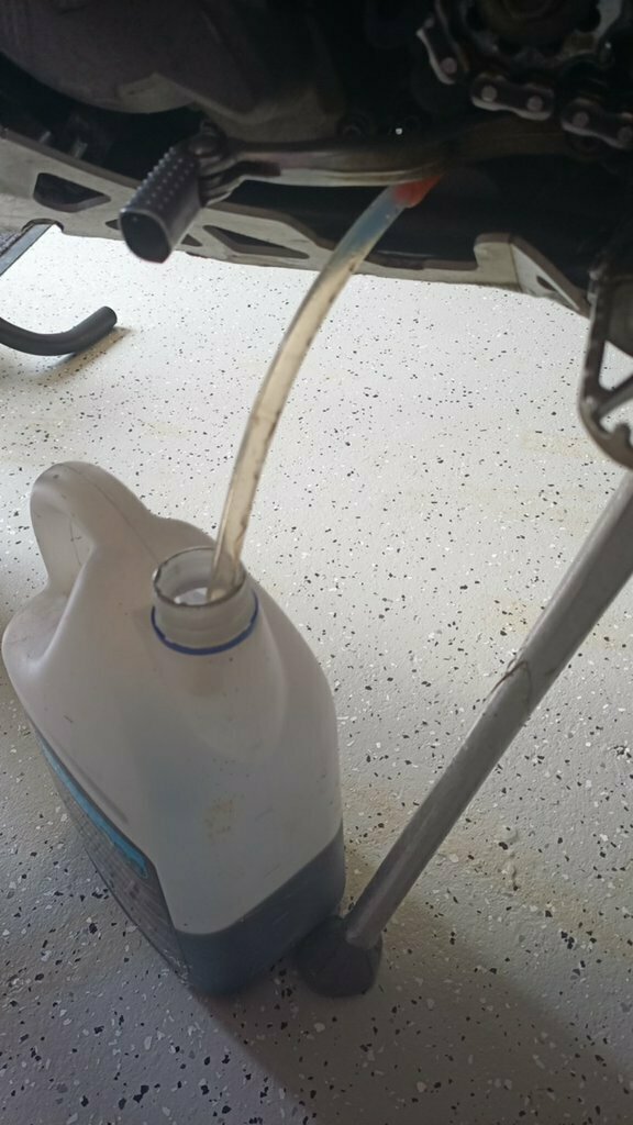 Fichier STL KTM, l'adaptateur pour la vidange de l'huile moteur ne ...