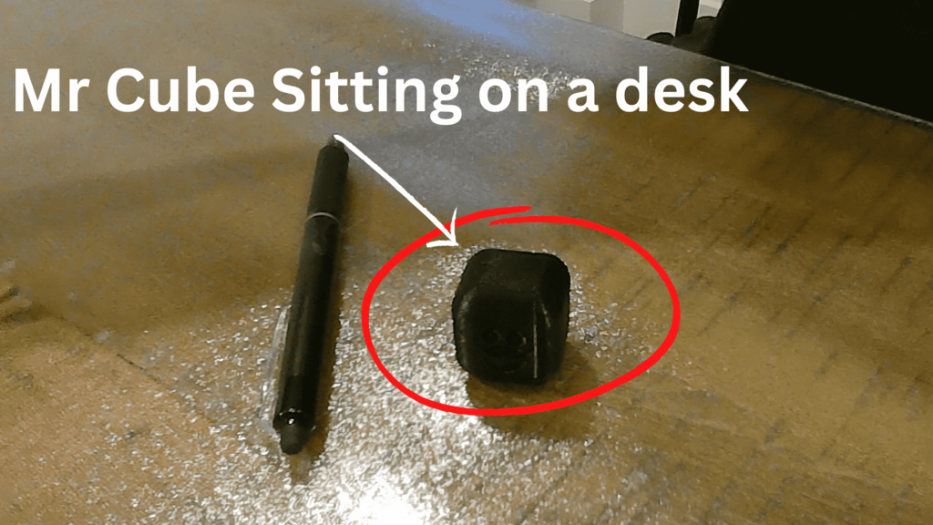 Free 3D file Mr Cube - Office Companion 🏢・3D print object to download・Cults