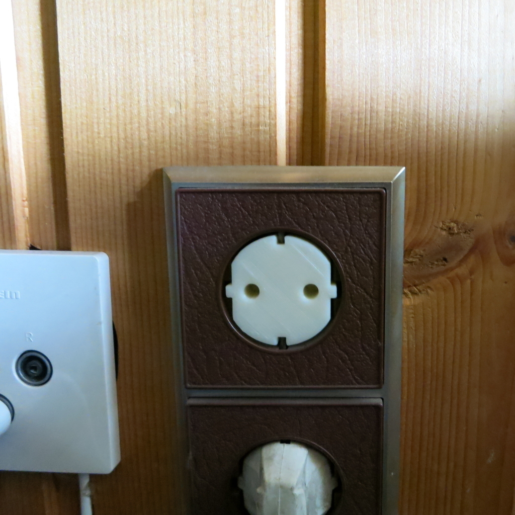 Free 3D file child safety socket cover・3D print design to download・Cults