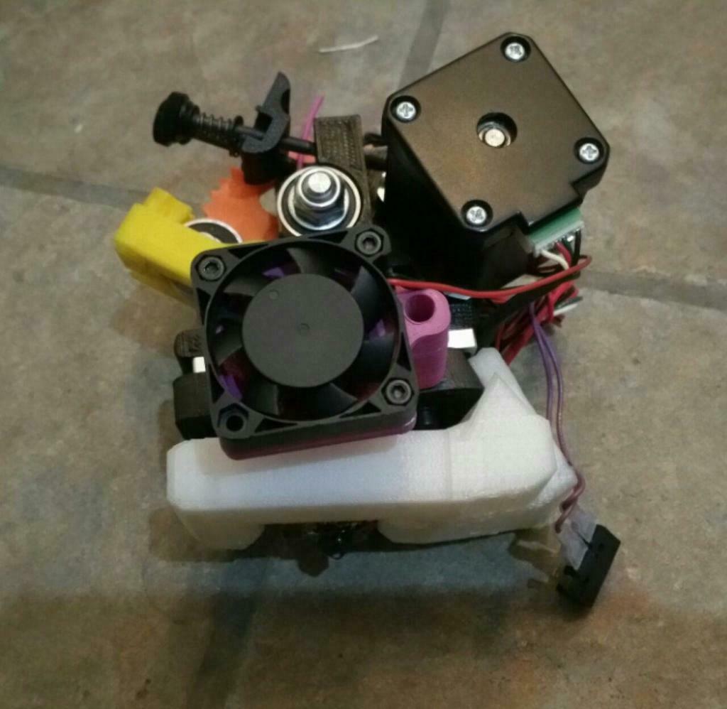 Fichier 3D gratuit Lulzbot Mini Dual Fan Duct Remix (en anglais)・Modèle ...