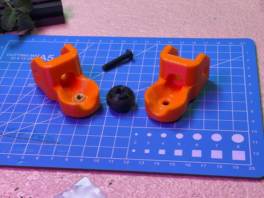 Free 3D file 2020 Extrusion Pivot/Hinge・3D printable model to download ...