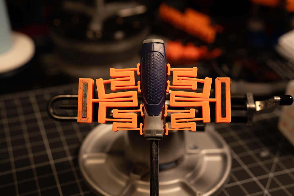 Free STL file Flexure Fractal Vise Jaws 🧑‍🔧・3D print model to download・Cults