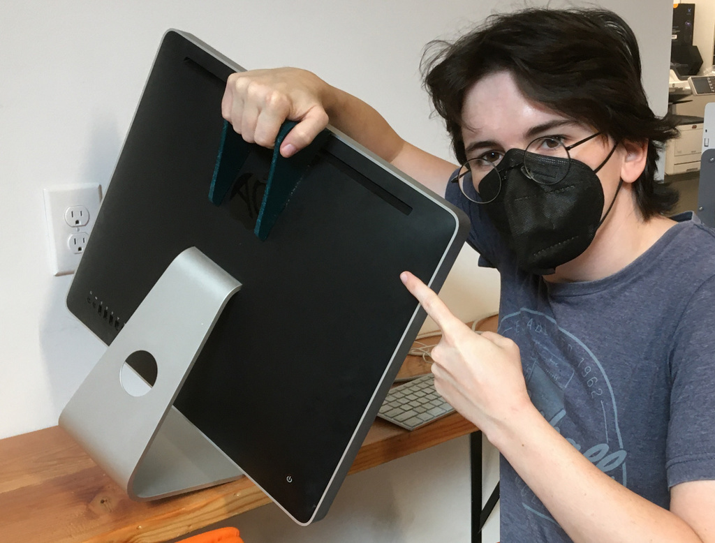 Free 3D file Handle for 2008 iMac, Glued on with E-6000・3D printer ...