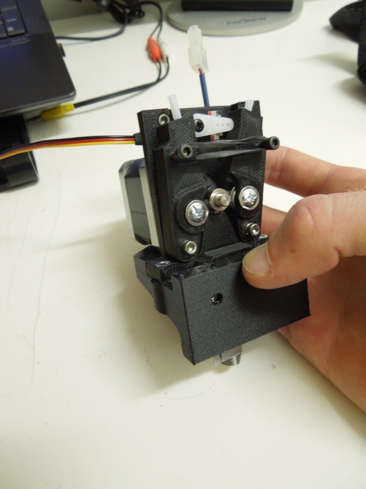 Free 3D file Direct drive dual extruder (single-nozzle and single-drive ...