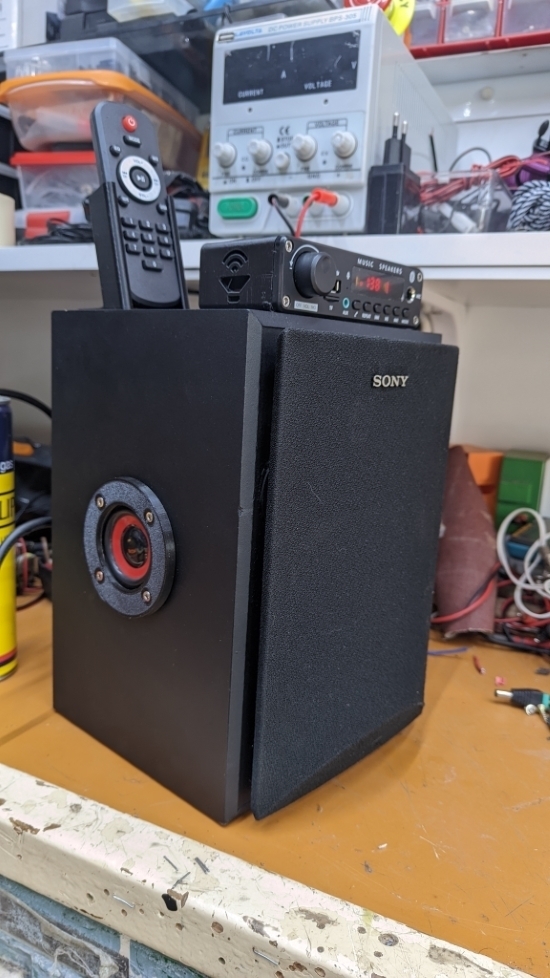 Free 3D file MP3 player Bluetooth board mount for speakers 🧑‍🔧・Model to ...